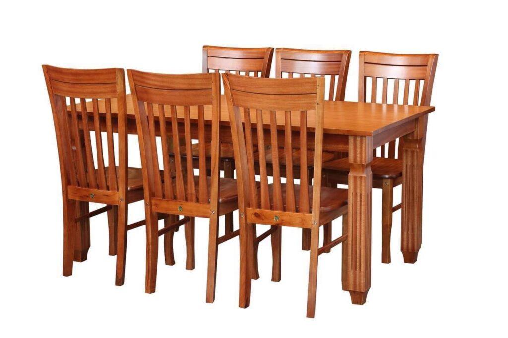 Ghế SI 2000 HAGL được làm từ gỗ xoan đào